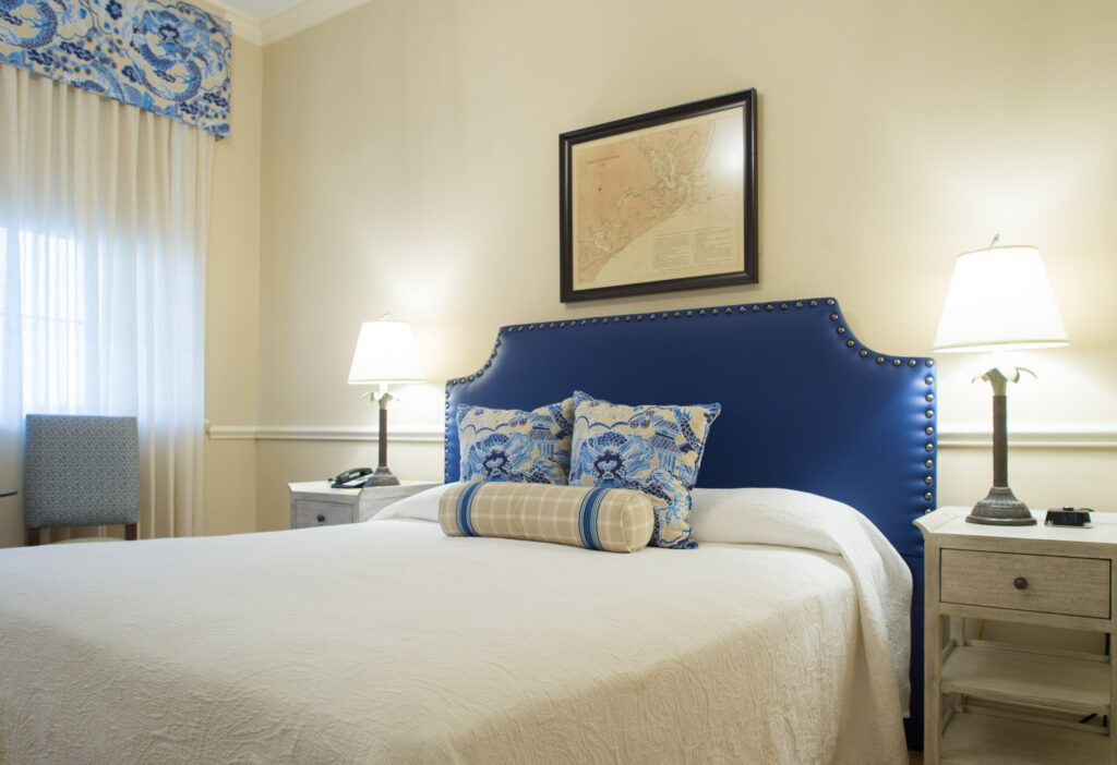 Courtyard King Rooms - Kings Courtyard Inn